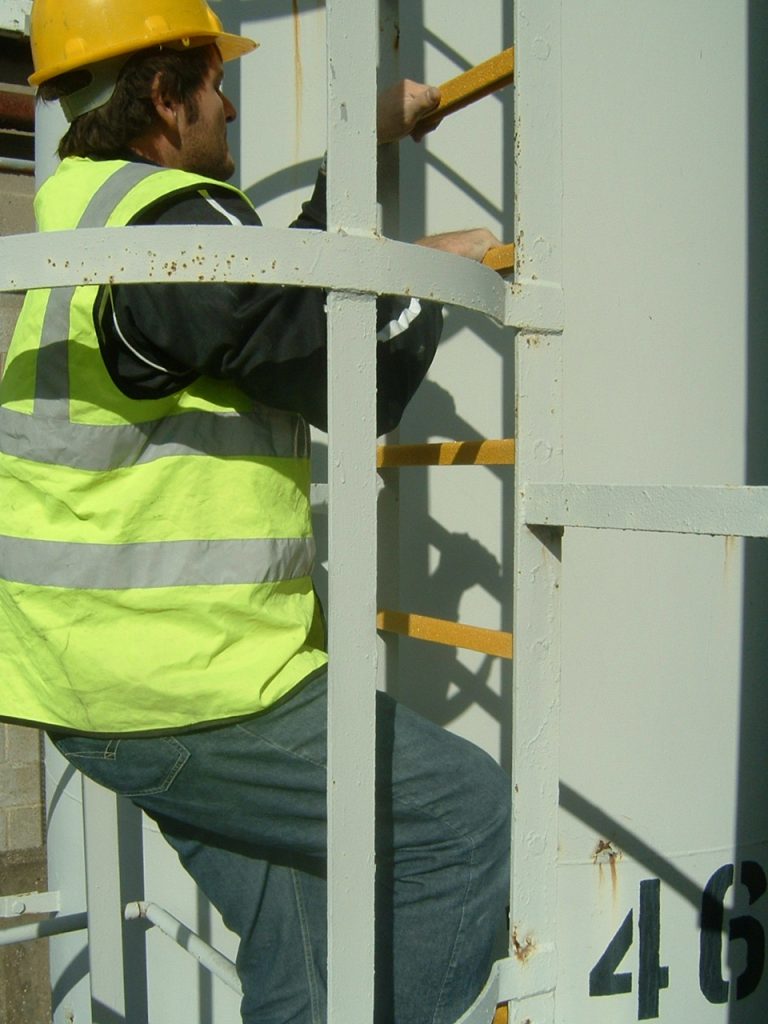 Swiss Ladder Rung Grip | Repair Management Nederland B.V.